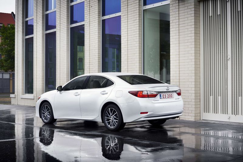 Lexus ES VI (facelift 2015) 200 (150 Hp) Automatic